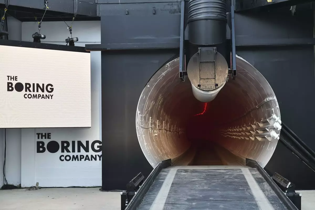 «Трафік разбурае душу»: The Boring Company Маска адкрыла першы тунэль 5858_0
