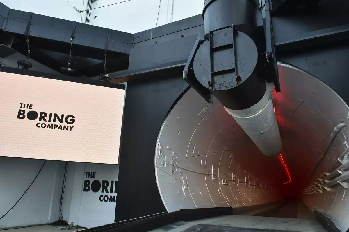 «Трафік руйнує душу»: The Boring Company Маска відкрила перший тунель 5858_3
