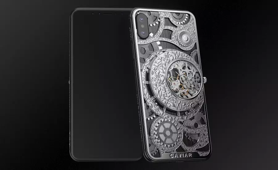 Caviar iepazīstināja iPhone XS ar mehānisku pulksteni 6138_1