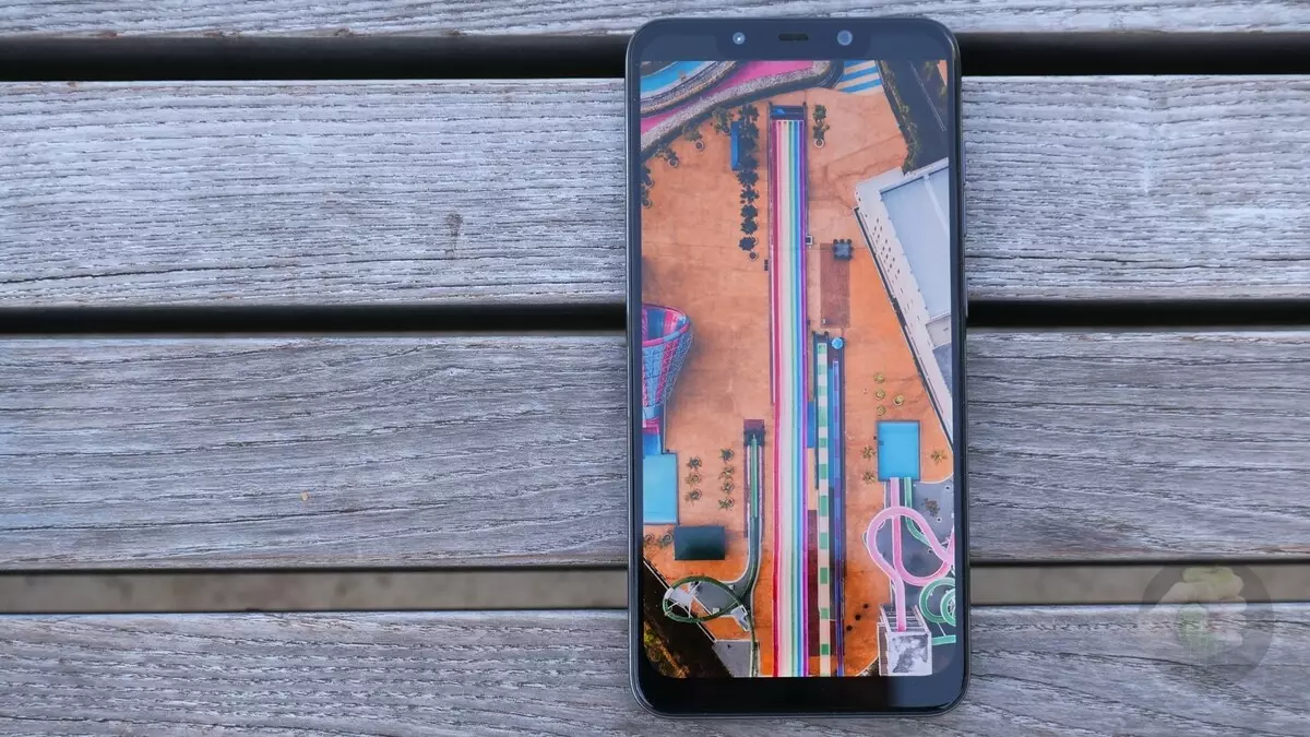 Descrición xeral Pocophone F1: como Xiaomi Mi 8, pero aínda máis barato 6257_15