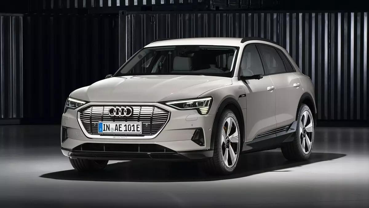 Плюсове на skukota: представи рационален електрически кросоувър audi e-tron 6290_7