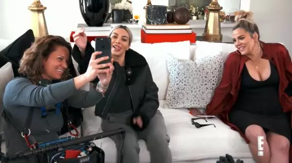 Tıpta yeni kelime: Doktorlar Kim Kardashian'ı selfie yapmak için yasakladı 6366_1