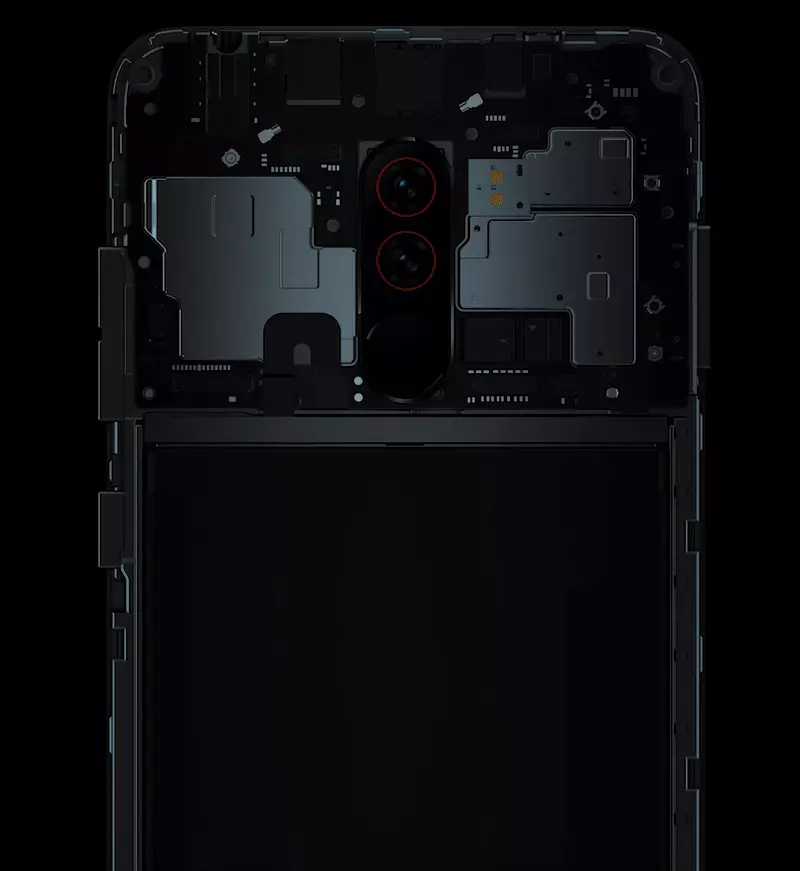 Ang Xiaomi gihampak sa ilawom sa ilawom sa OnePlus: PoCophone F1 6446_4