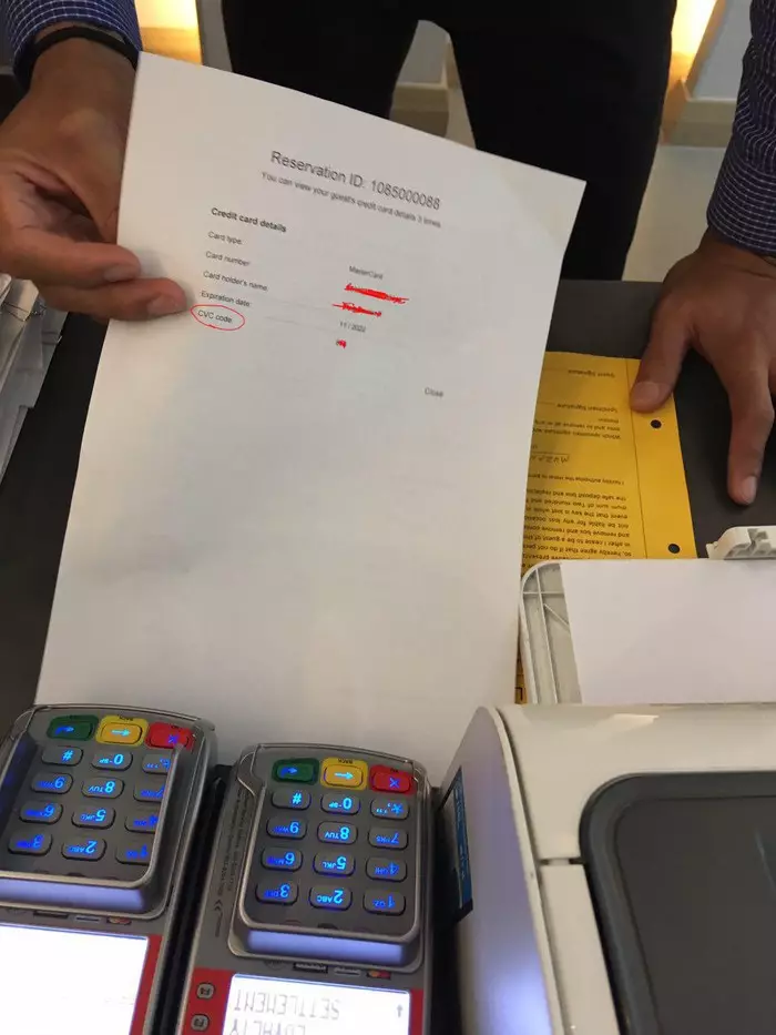 La reserva transfiere los datos de su tarjeta. ¿Cómo protegerse? 6597_1