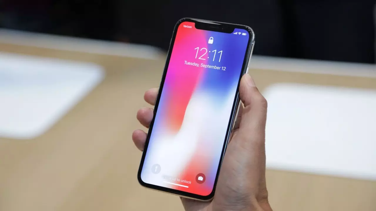 Zụta uru: Besonu iPhone X dị ọnụ ala 6612_0