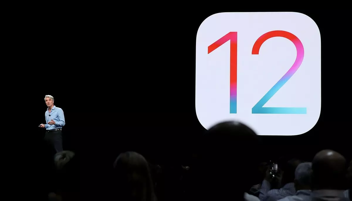 IOS 12 өченче ачык Бета версиясе чыкты 6634_0