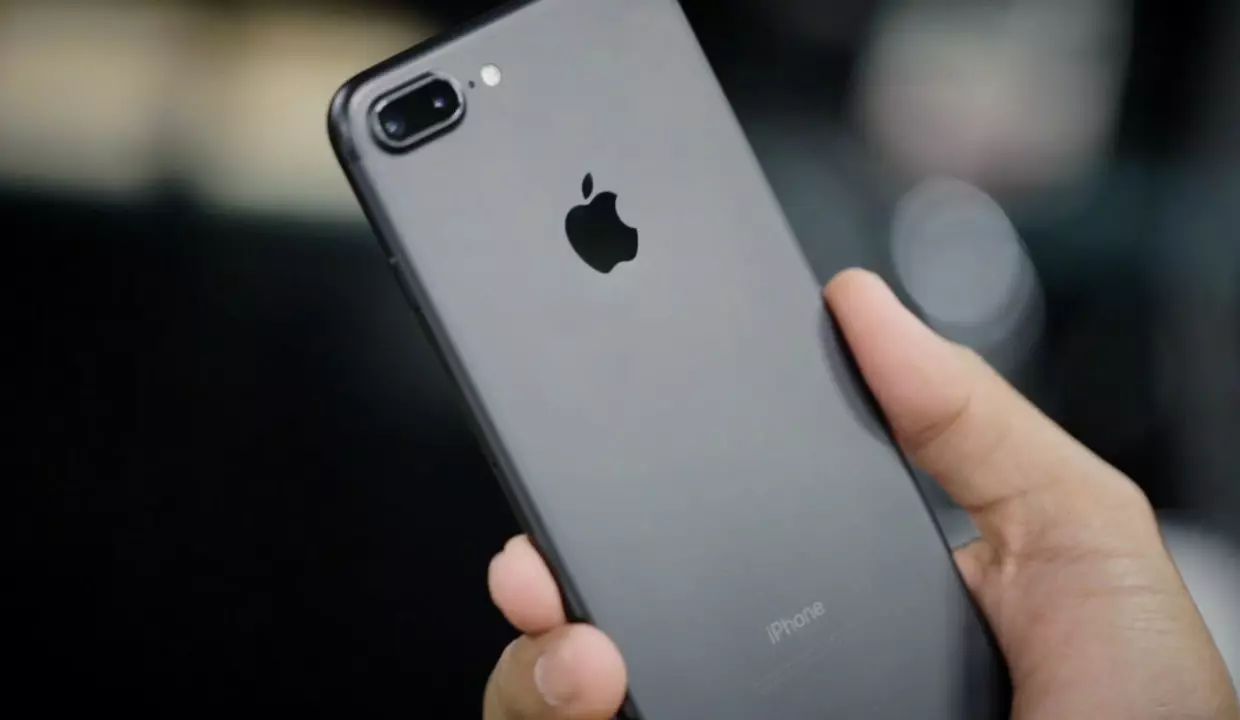 Apple จะไม่เป็นอิสระในการซ่อมแซมลำโพงใน iPhone 7 อีกต่อไป 6641_0