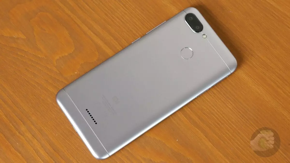 Минимална преглед. Разопаковайте Xiaomi Redmi 6 6664_11