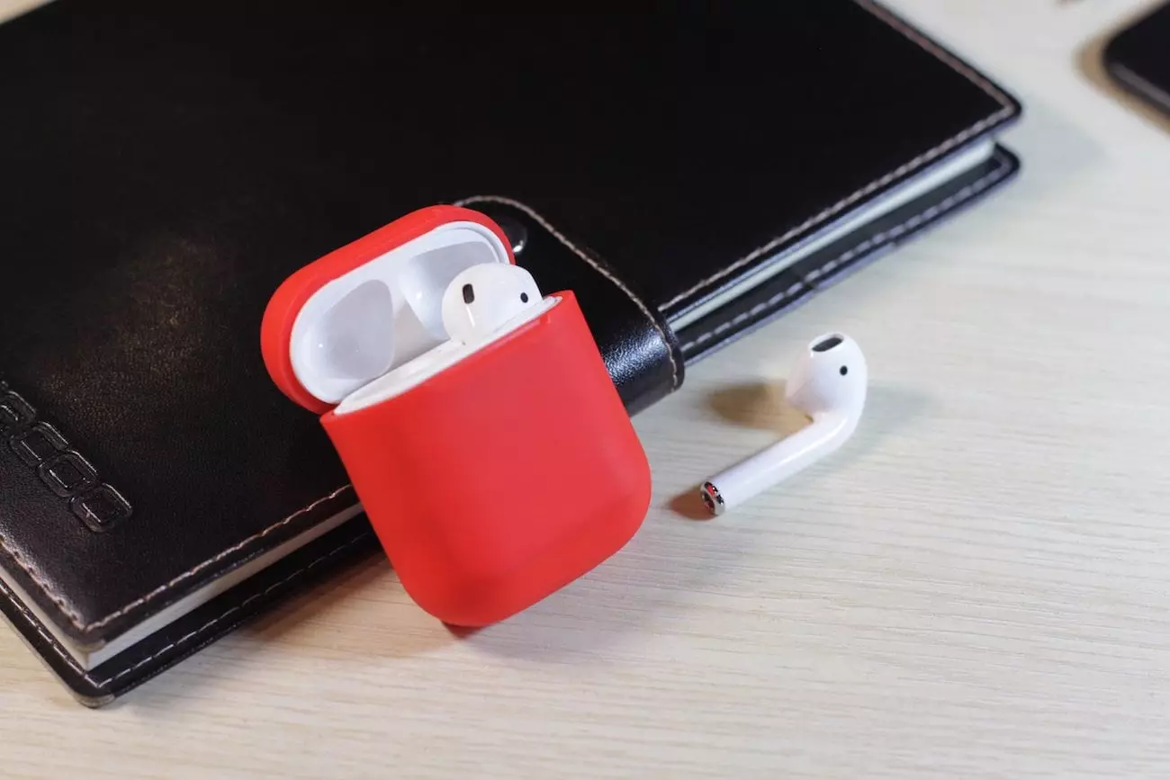 Užitečné pouzdro pro airpod s podporou bezdrátového nabíjení 6674_1