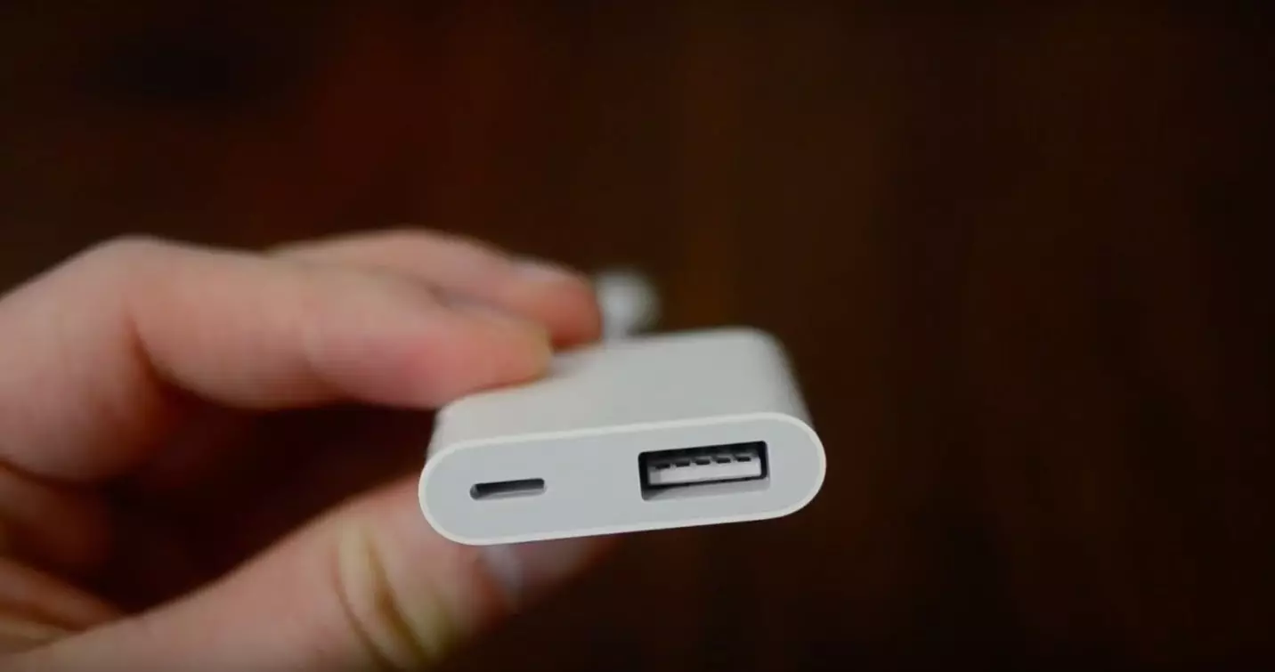 iOS 11.4.1 တွင် USB ဆက်စပ်ပစ္စည်း သုံး. လျှပ်စီးသော့ခတ်ကိုသင်ပြန်လည်သတ်မှတ်နိုင်သည် 6694_1