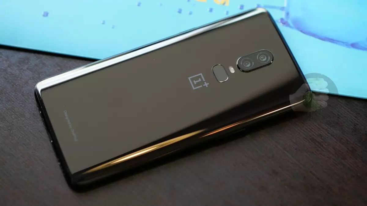 Plus cher: ici et les prix russes sur Oneplus 6 6697_0