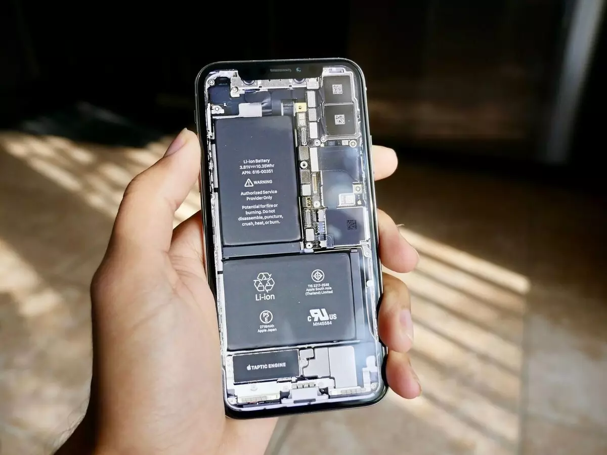 Apple compressible iPhone patentləşdirilmiş 6842_0