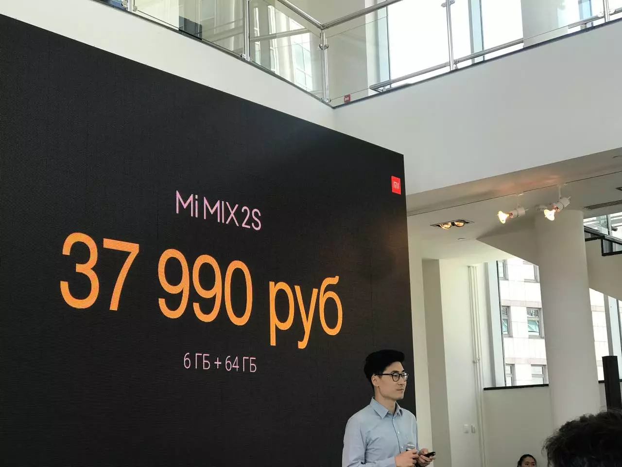 Xiaomi mi Mix 2s रूस में पर्याप्त कीमत पर लॉन्च किया गया 6895_6