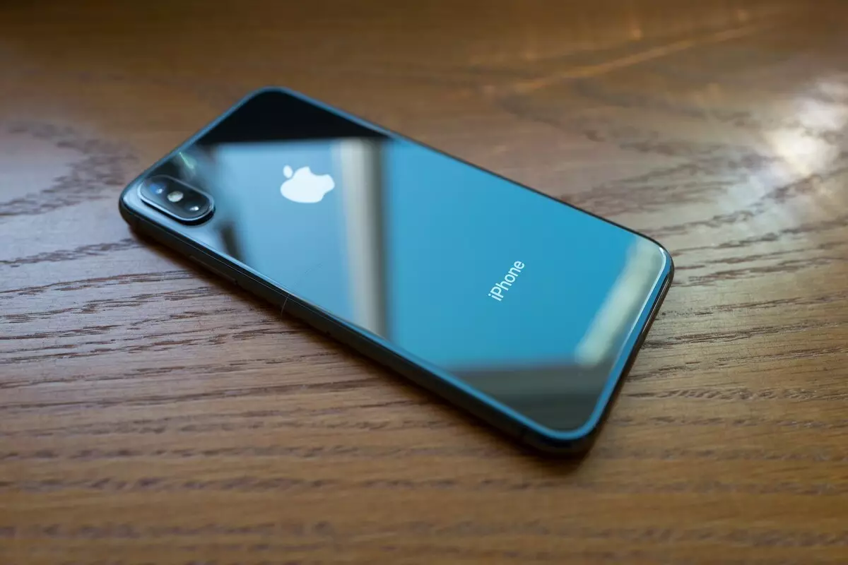 Nové úniky o iPhone - tentokrát obrazovky 6958_0