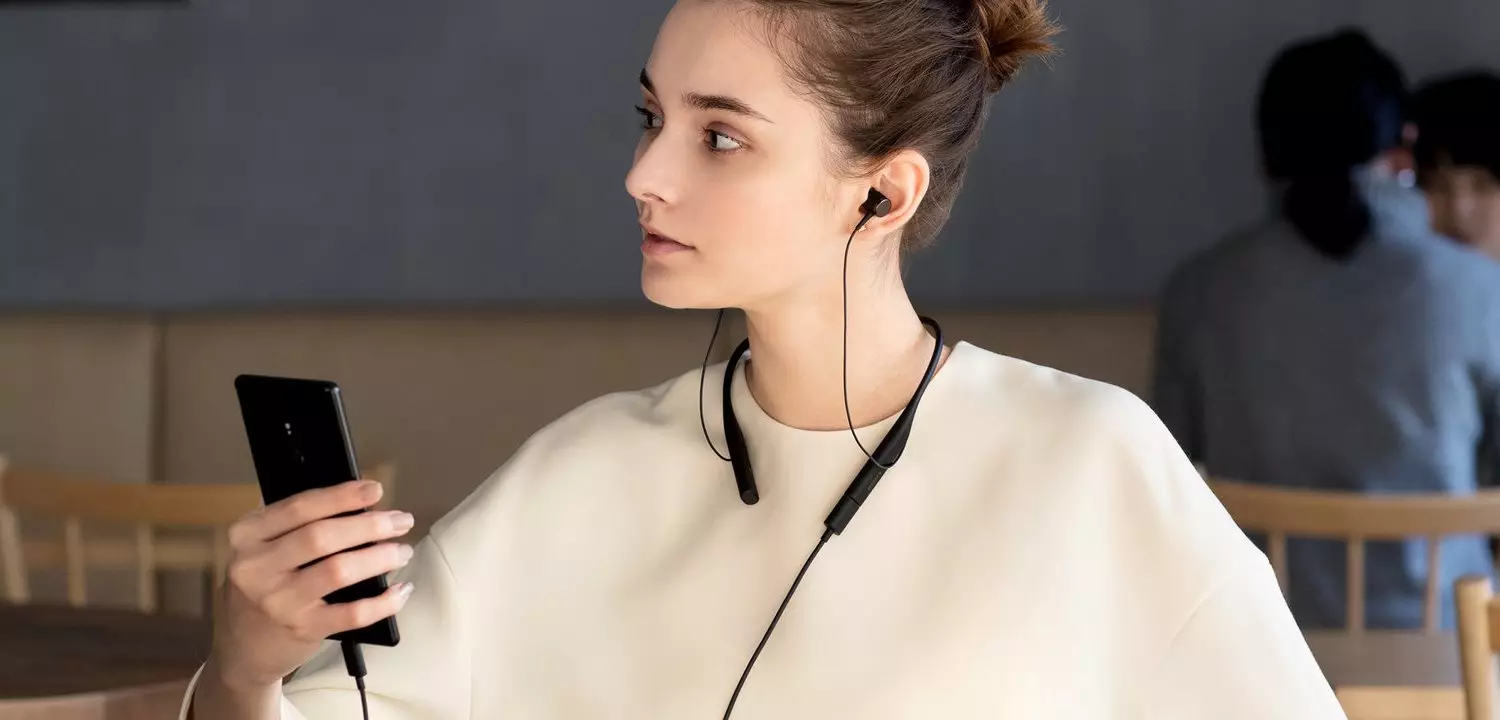 Sony oznámila začiatok predaja Xperia Ear Duo v Rusku 6986_3