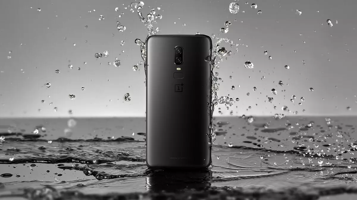 Швидкість, монобровою і міцність: зустрічаємо OnePlus 6 7020_0