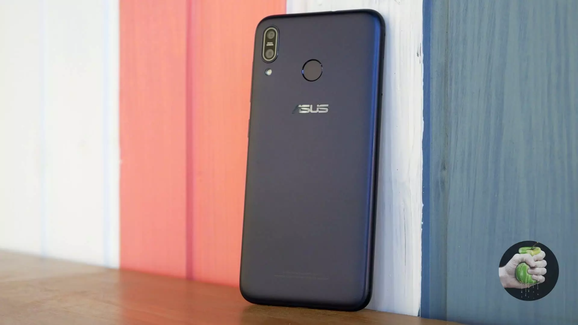 Asus Zenfone Max M1 oersjoch: noflik, goedkeap en lange wurken 7047_6