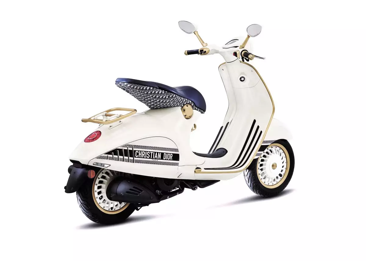 Ìyá ti ọjọ: arosọ ti nope ti Vespa, ti a ṣe ni ifowosowopo pẹlu Dior 706_10