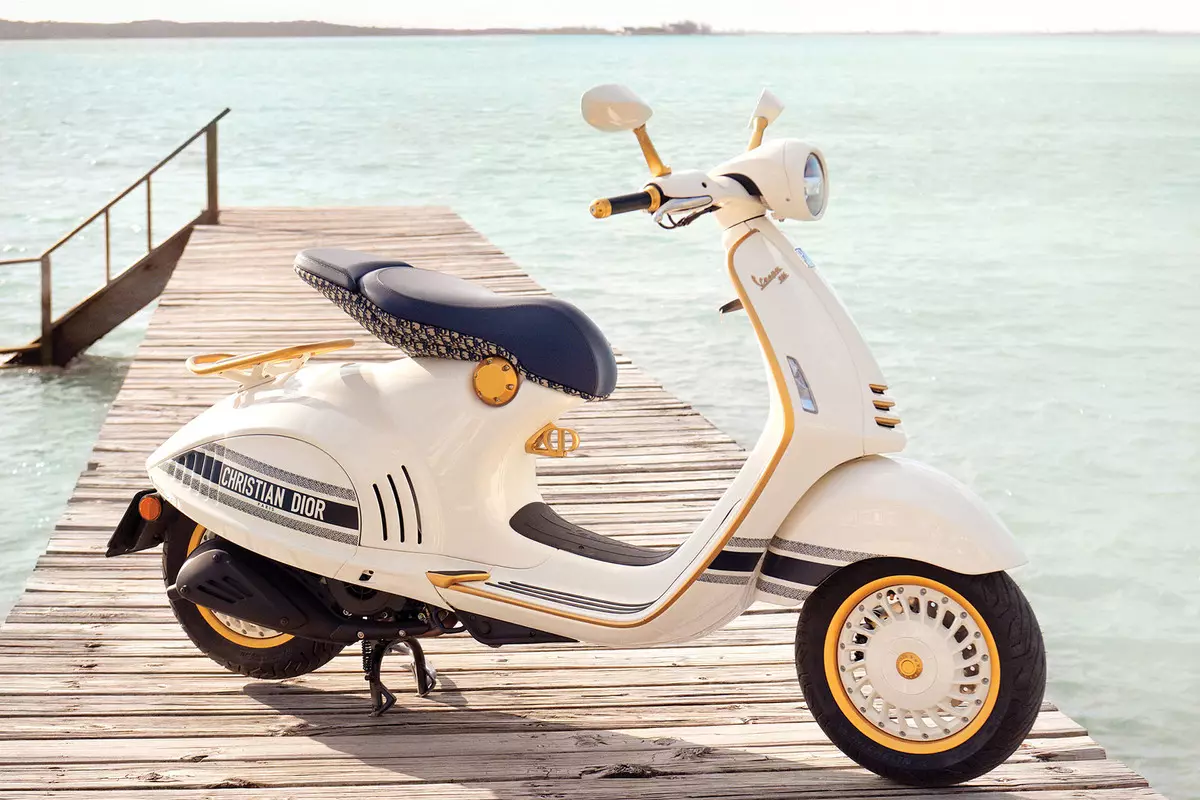 Ìyá ti ọjọ: arosọ ti nope ti Vespa, ti a ṣe ni ifowosowopo pẹlu Dior 706_2