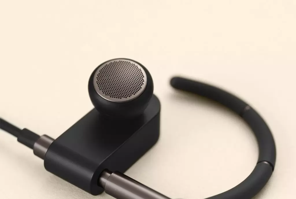 Turiness: ہیڈ فون بنگ اور Olufsen Earset. 7103_4