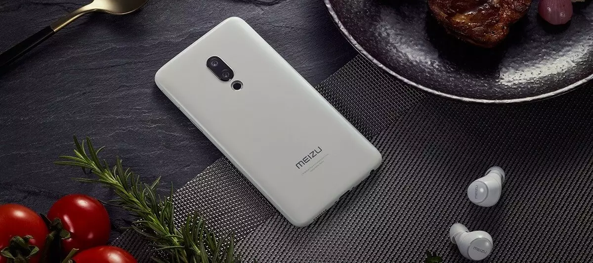 Guztia Meizu smartphone berriei buruz: 15, 15 plus eta 15 lite 7151_1