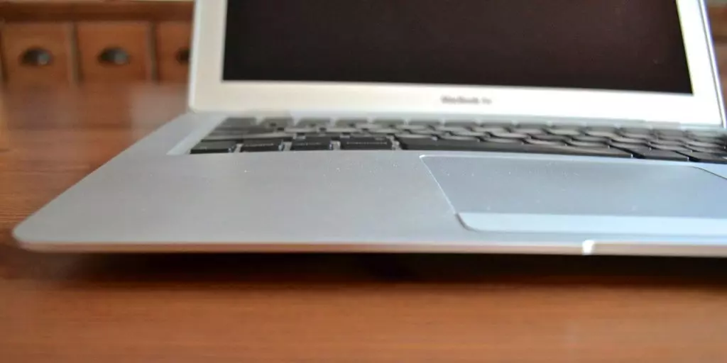 Apple cambiará las baterías en MacBook Pro 13 7156_1