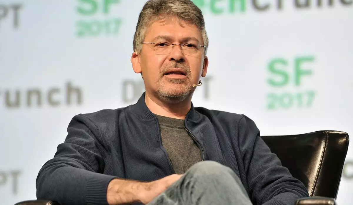 L'ex capo di Google aiuterà con lo sviluppo di Siri 7288_0