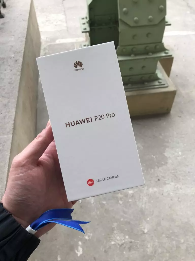 Gancang ngeunaan huawei p20 pro: Naon anjeun? 7348_30