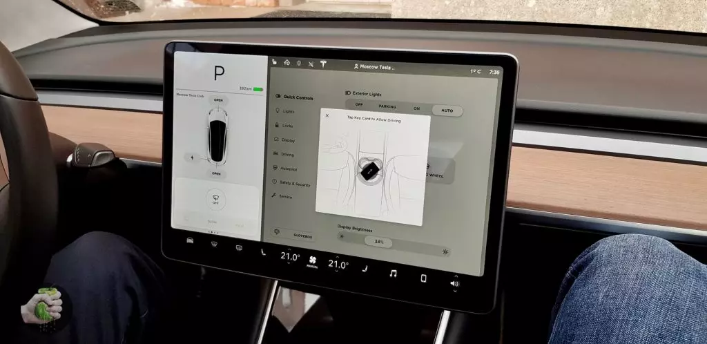 Paketlenmemiş Tesla Model 3, Gösterimler ve Gerçekler 7613_11