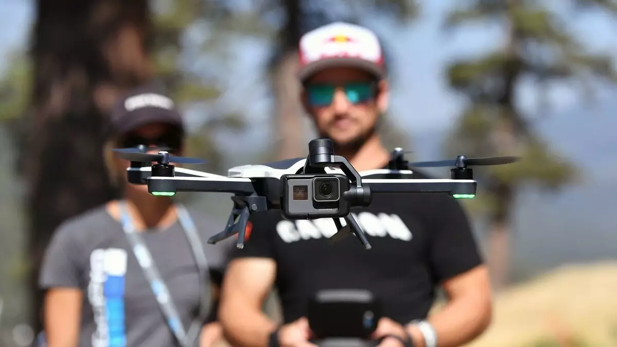 GoPro telah terbang: tidak ada lagi drone, dan pekerja akan mengisi 7876_0