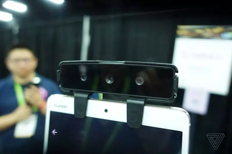 CES 2018: Camera for 3D Selfie 7900_0