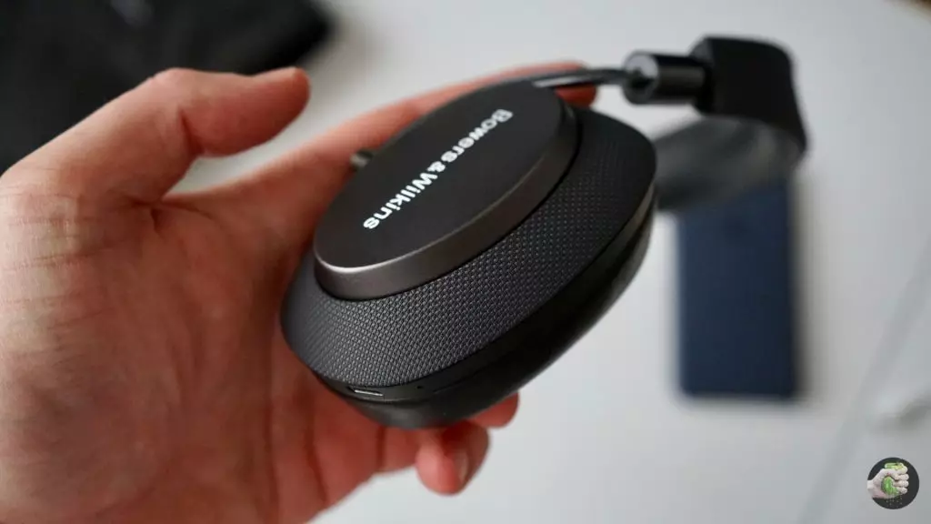 BOWERS & WILKINS PX: சத்தம் கொண்ட சார் 8024_5