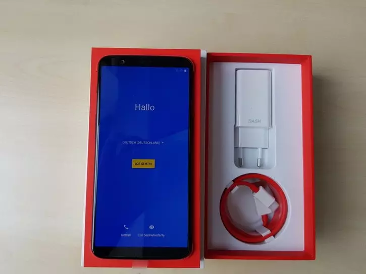 OnePlus 5T: unpacking နှင့်အတူကြီးမားသောသံချပ်ကာယိုစီး 8089_1