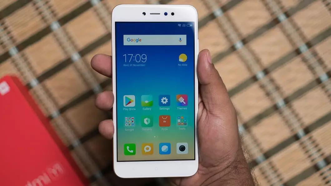 Xiaomi Clone մեքենան տվել է Xiaomi Redmi Y1 եւ Y1 Lite 8127_0