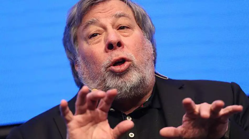 Steve Wozniak သည် iPhone X အတွက်မည်သူနှင့်တူသနည်း။ 8176_0
