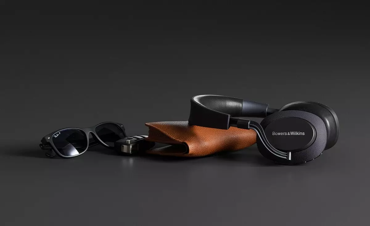 Bowers & Wilkins px: ጫጫታ, ቢ-ሲ, የራስ ገዝ አስተዳደር በ 29 ሰዓታት (!)! 8269_0