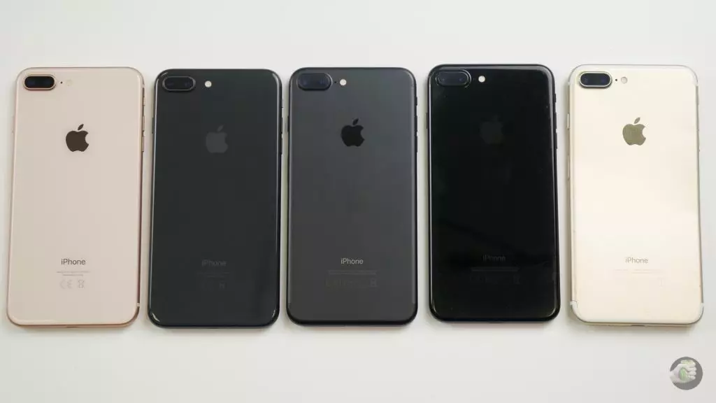 Imyanda ishaje cyangwa mwiza cyane? Ibitekerezo kubishushanyo bya iPhone 8 8303_1