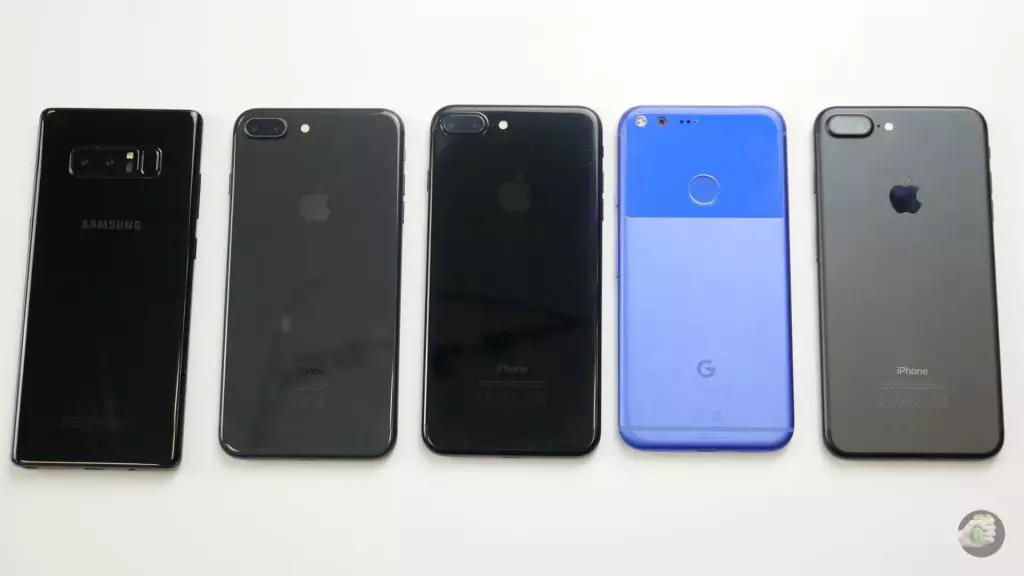 Zastarjeli smeće ili moderan zgodan? Razmišljanja o dizajnu iPhone 8 8303_9