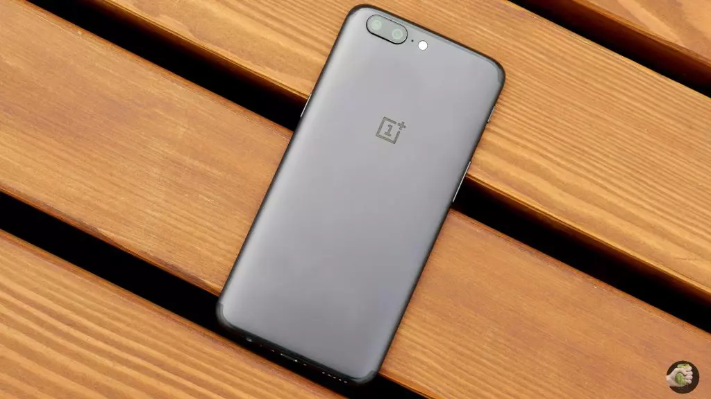 Oneplus 5: ସ୍ଥିରତା ଫ୍ଲାଗସିପ୍ | 8318_1