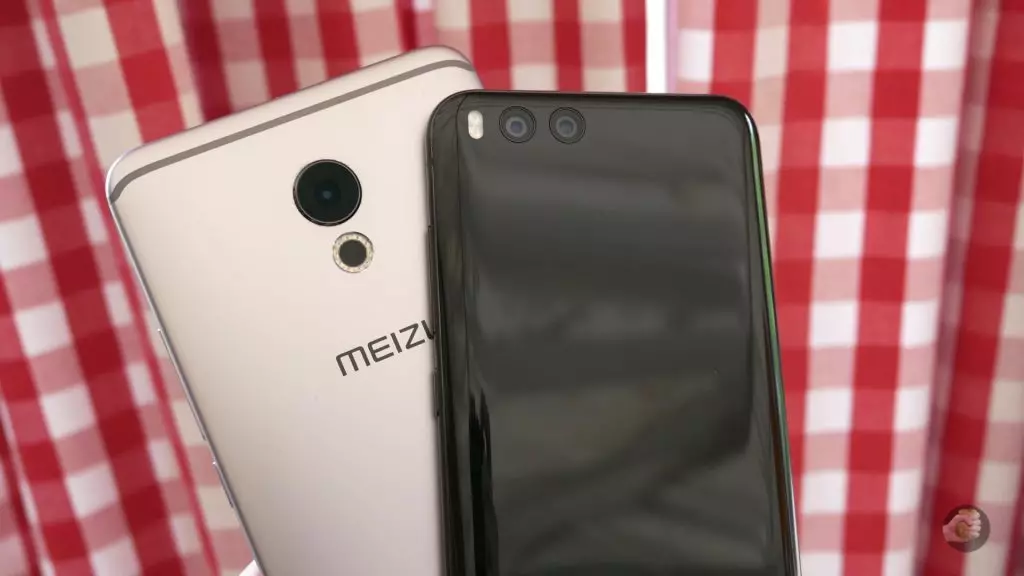 Versus: Xiaomi Mi6 contra Meizu Pro 6 Plus. Batalha de flags chineses 8483_5