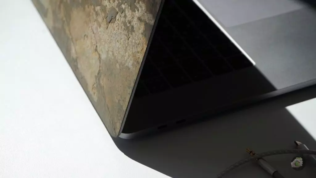 Forma relikwii - staramy się pokryć MacBook z kamienia! 8485_6