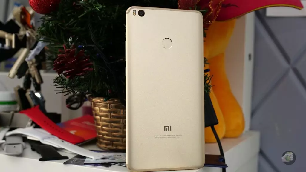 Rishikimi Xiaomi Mi Max 2: 5 Arsyet për blerjen e një lopatë të shëndetshme 8593_21