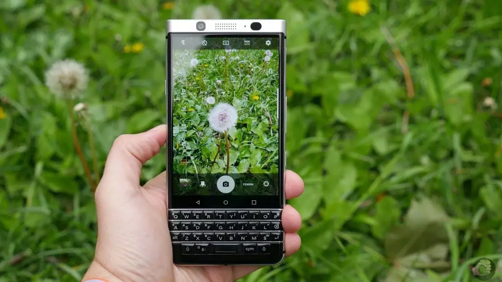 Blackberry Keyone: Solid Android con bottone 8649_7