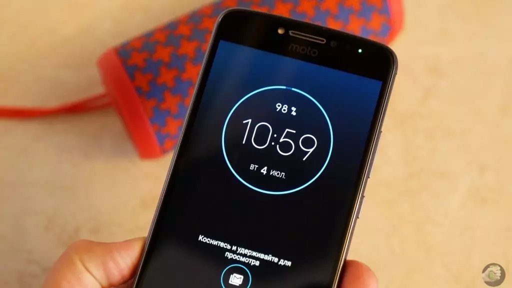 Motorola Moto E4 Plus: Četri plus 8656_5
