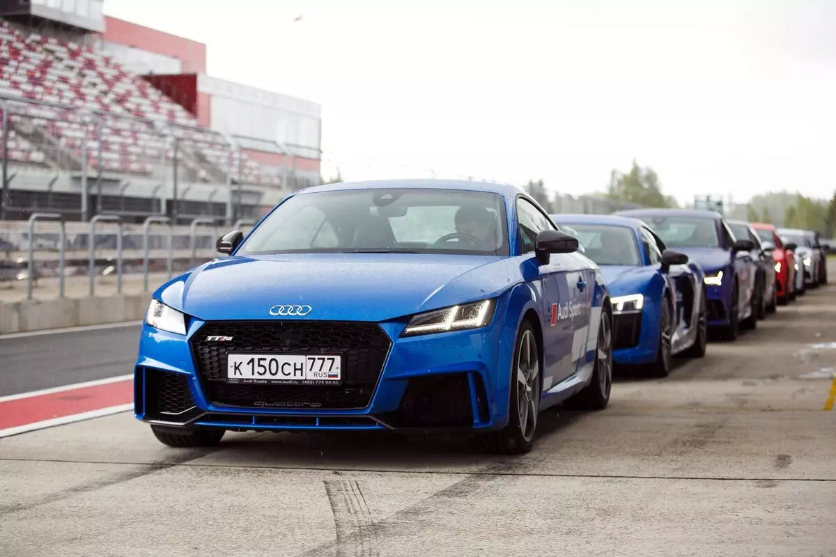 Op Audi R8 lafen, Rs7, Rs6 op der Moskau Raceway Raceway Streck 8753_14