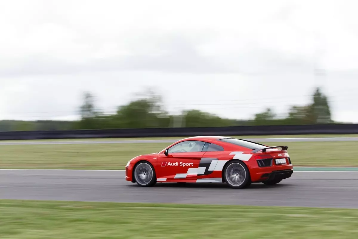 Running on Audi R8, RS7, RS6 on the Moscow Raceway race track 8753_26