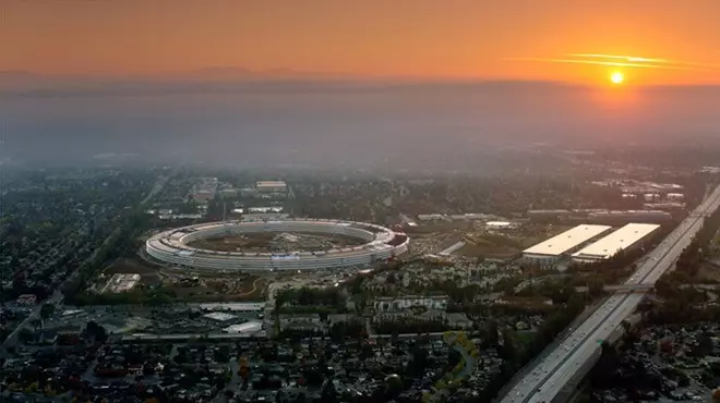 Xarunta Park ee New Apple Park. Soo bandhigida ugu dambeysa ee Steve Jobs 8948_6