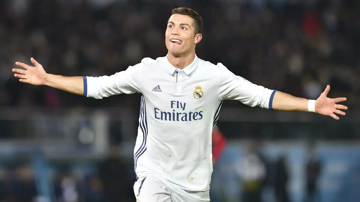 Cristiano Ronaldo - mwanariadha wa kwanza na wanachama milioni 100 katika Instagram 9038_0