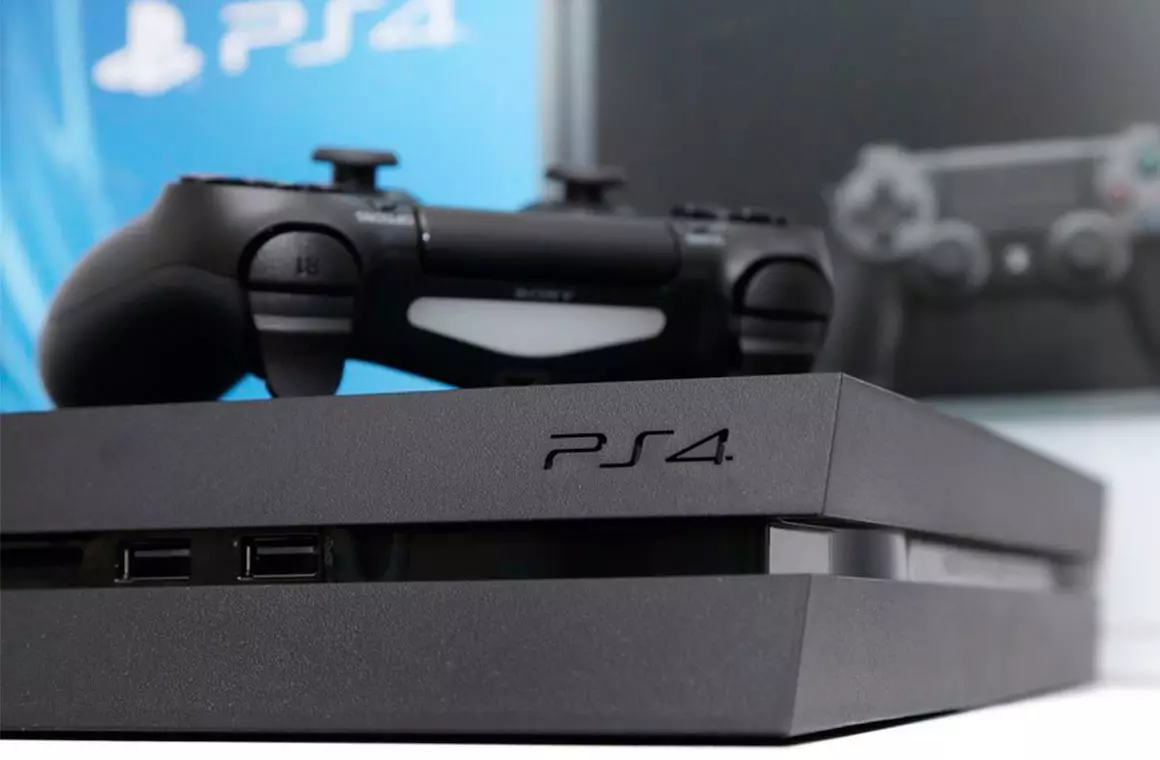 PlayStation 4 pircējs palika bez konsoles, arī samaksāt naudas sodu 9052_0