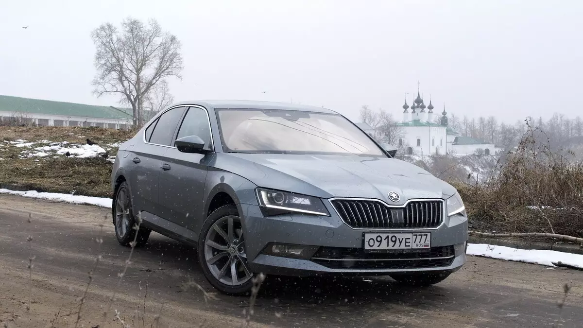 Wylsadrien: Grouss a Fast Skoda Superb 9054_0